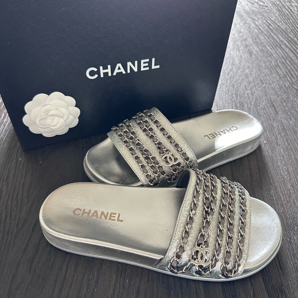 CHANEL | Shoes | Chanel Metallic Silver Leather Cc Chain Embellished ...